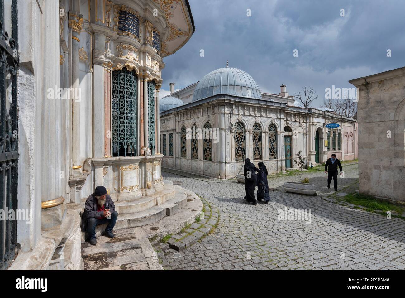 Eyup Sultan Mosque Complex in Istanbul, Turkey Stock Photo - Alamy