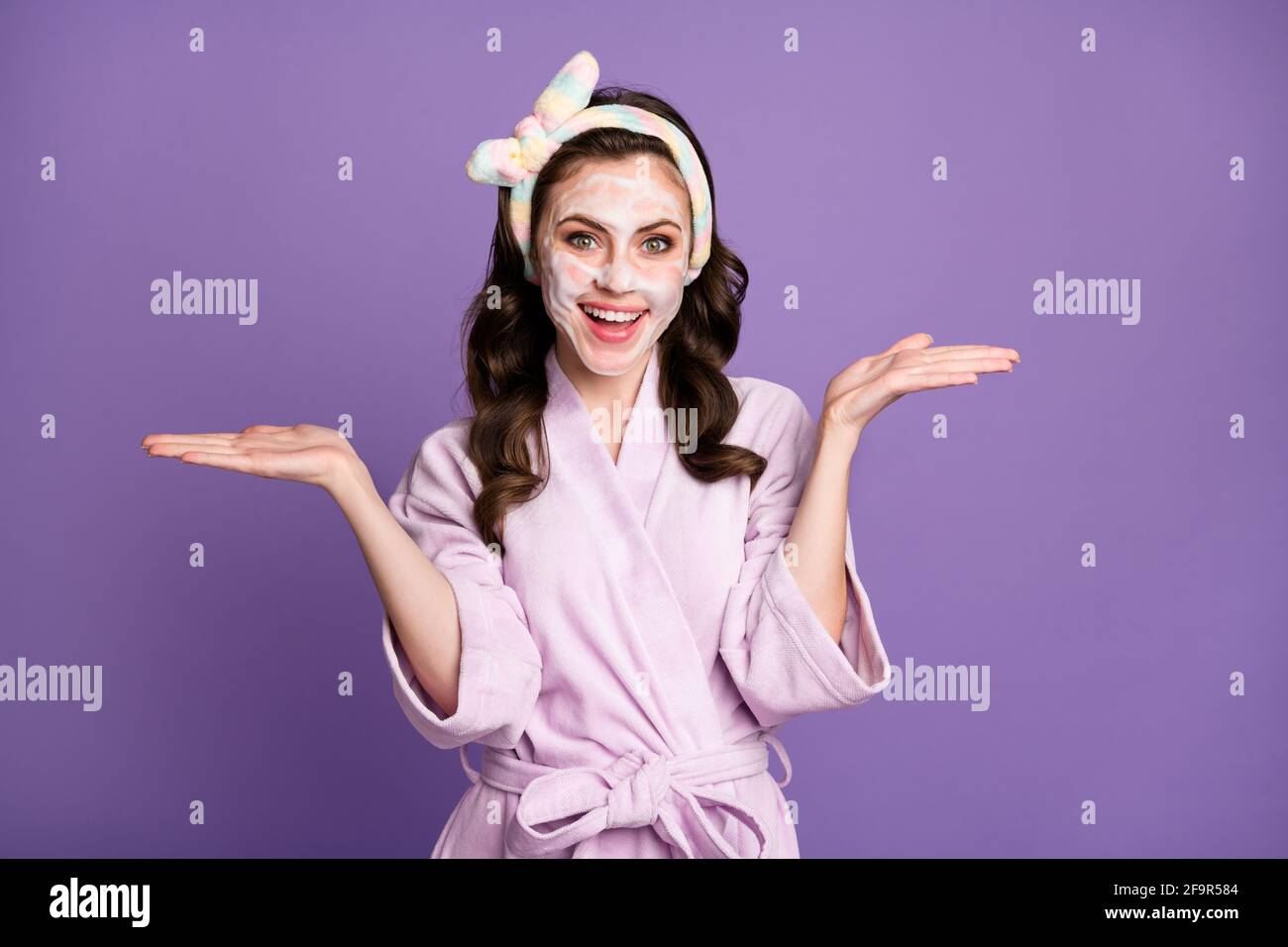 Bland smile hi-res stock photography and images - Alamy