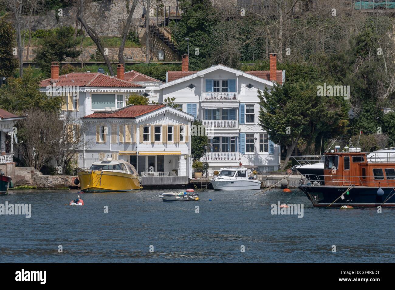 Turkey istanbul bosphorus yali wooden hi-res stock photography and ...