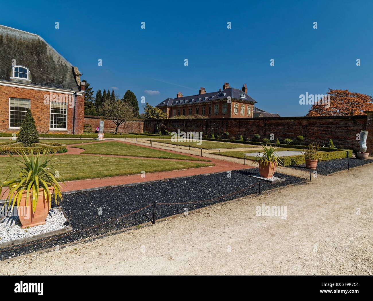 Ancient trees at tredegar house hi-res stock photography and images - Alamy