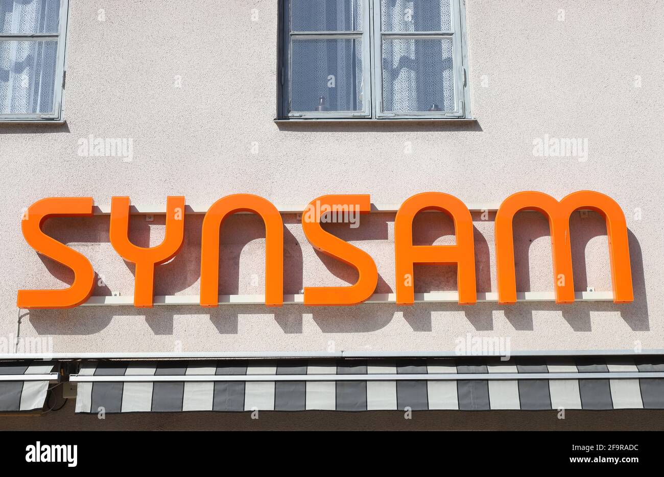 Optician sign hi-res stock photography and images - Alamy