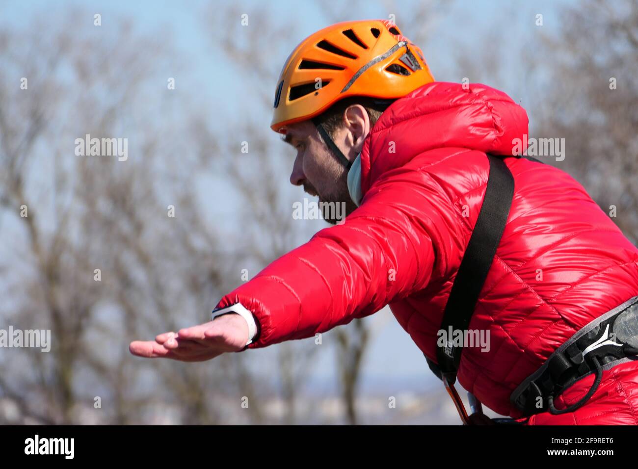 Jump from height hi-res stock photography and images - Alamy