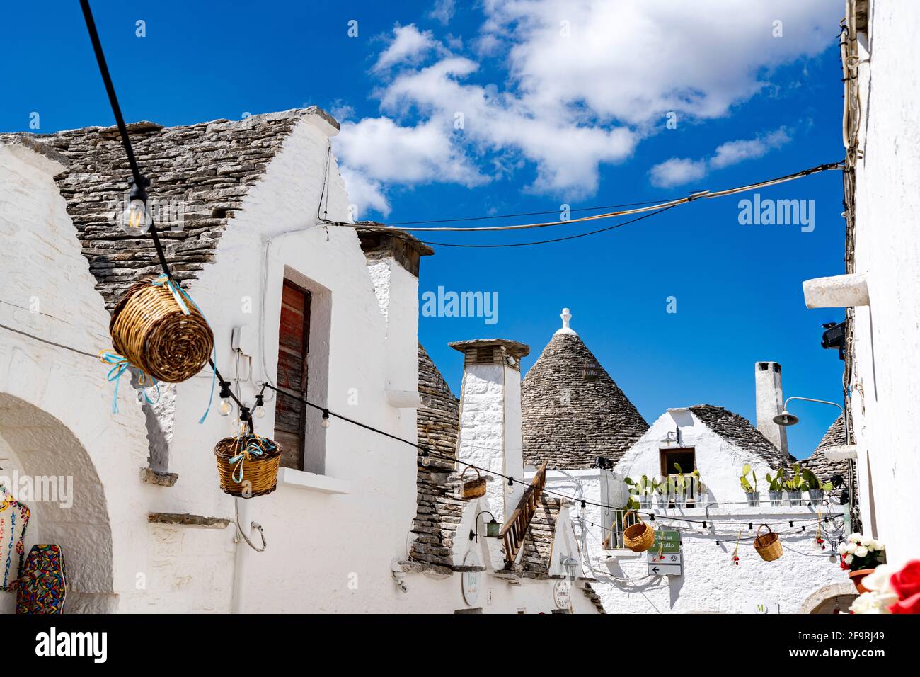 Puglia trulli flowers hi-res stock photography and images - Alamy