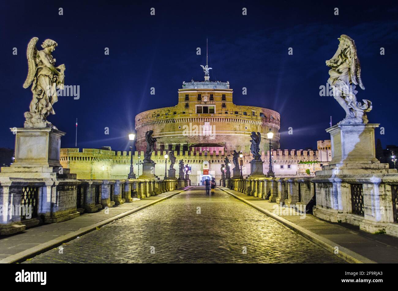 Night view over ponte sant´angelo leading to castel sant´angelo Stock ...