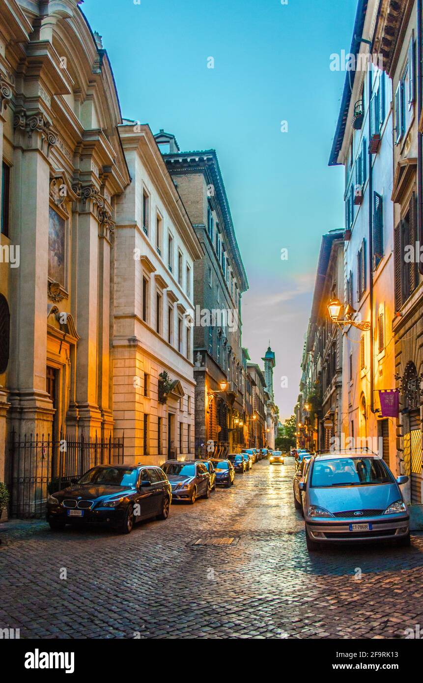 Roman side streets hi-res stock photography and images - Alamy