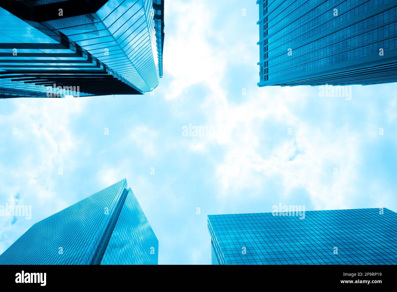 Looking up tall building hi-res stock photography and images - Alamy