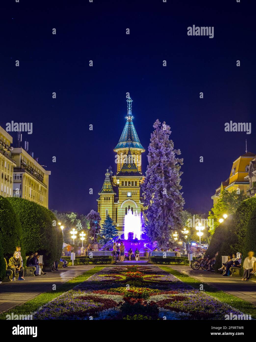 Central park bench dark hi-res stock photography and images - Alamy