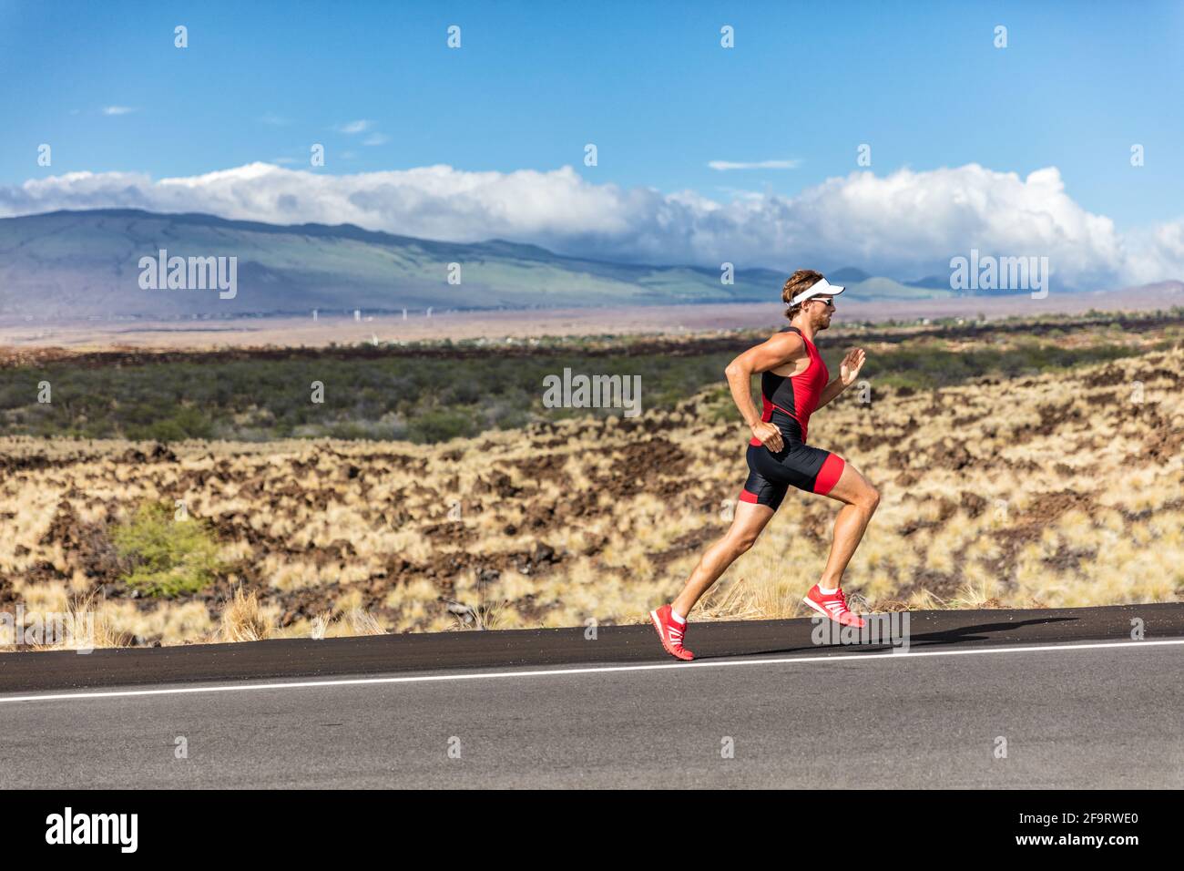Jogging in hawaii hi-res stock photography and images - Alamy