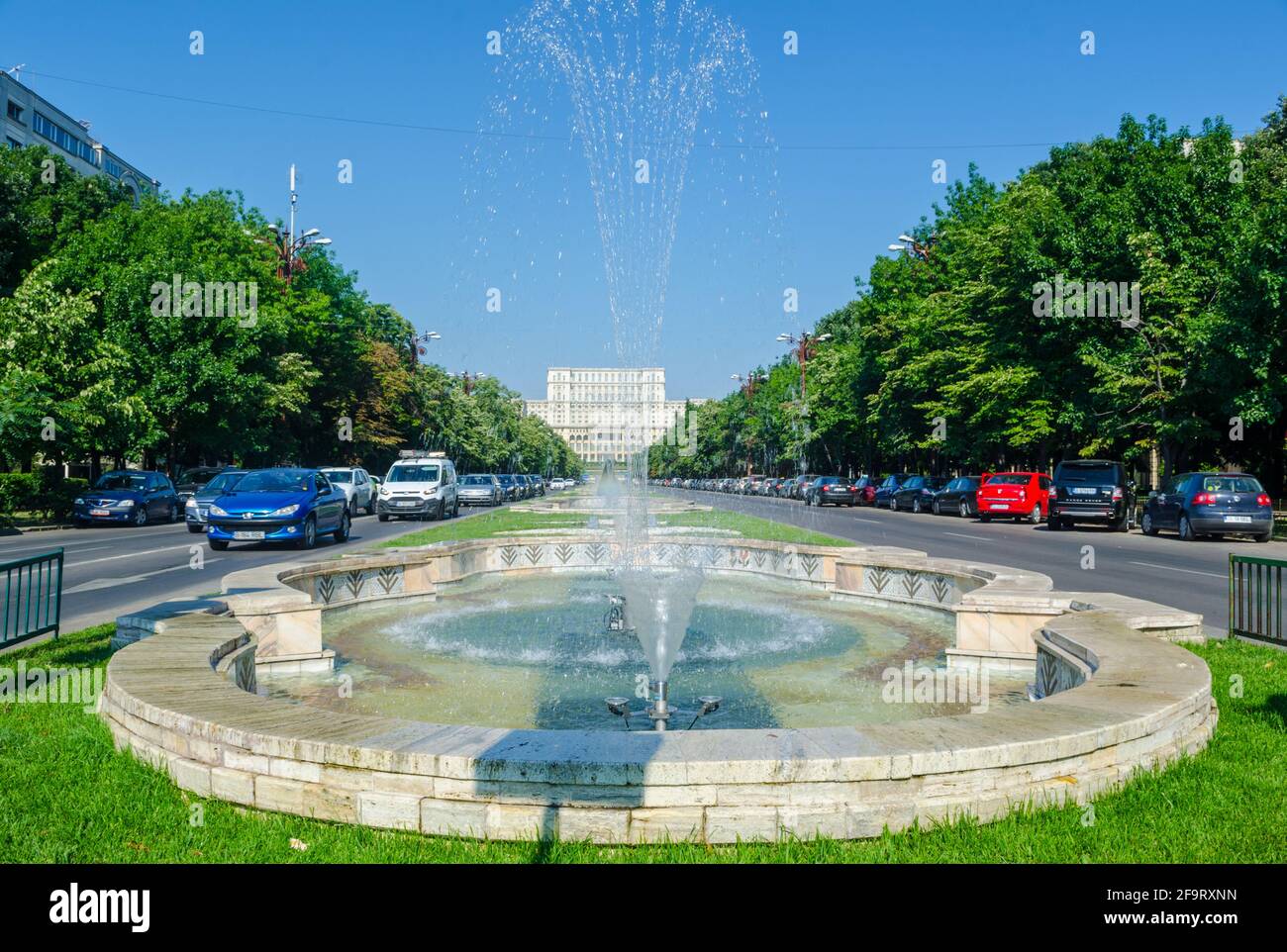 Visiting bucharest hi-res stock photography and images - Alamy