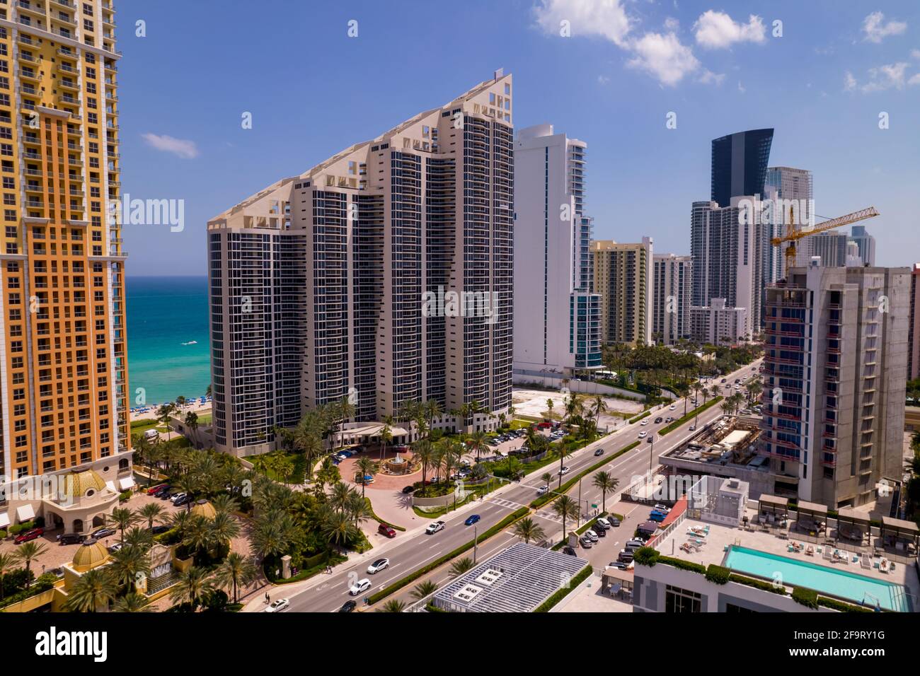 Pinnacle tower hi-res stock photography and images - Alamy