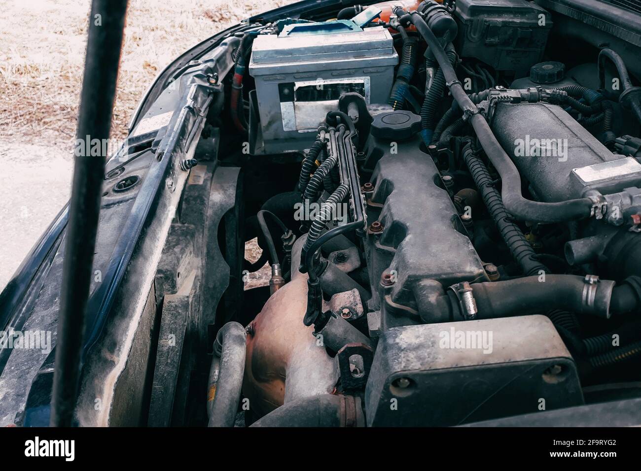 Old car repair shop hi-res stock photography and images - Alamy