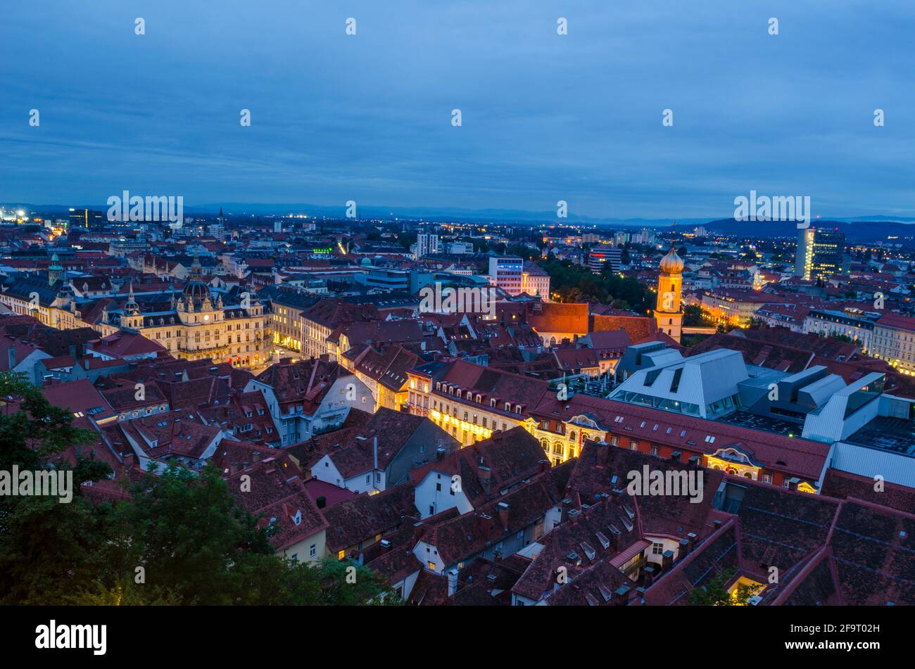 Kunsthaus graz night hi-res stock photography and images - Alamy