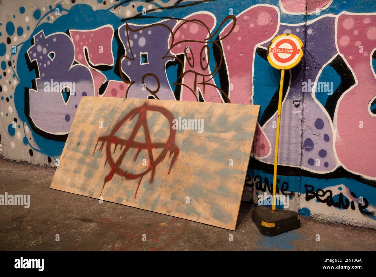 Anarchy symbol hi-res stock photography and images - Alamy