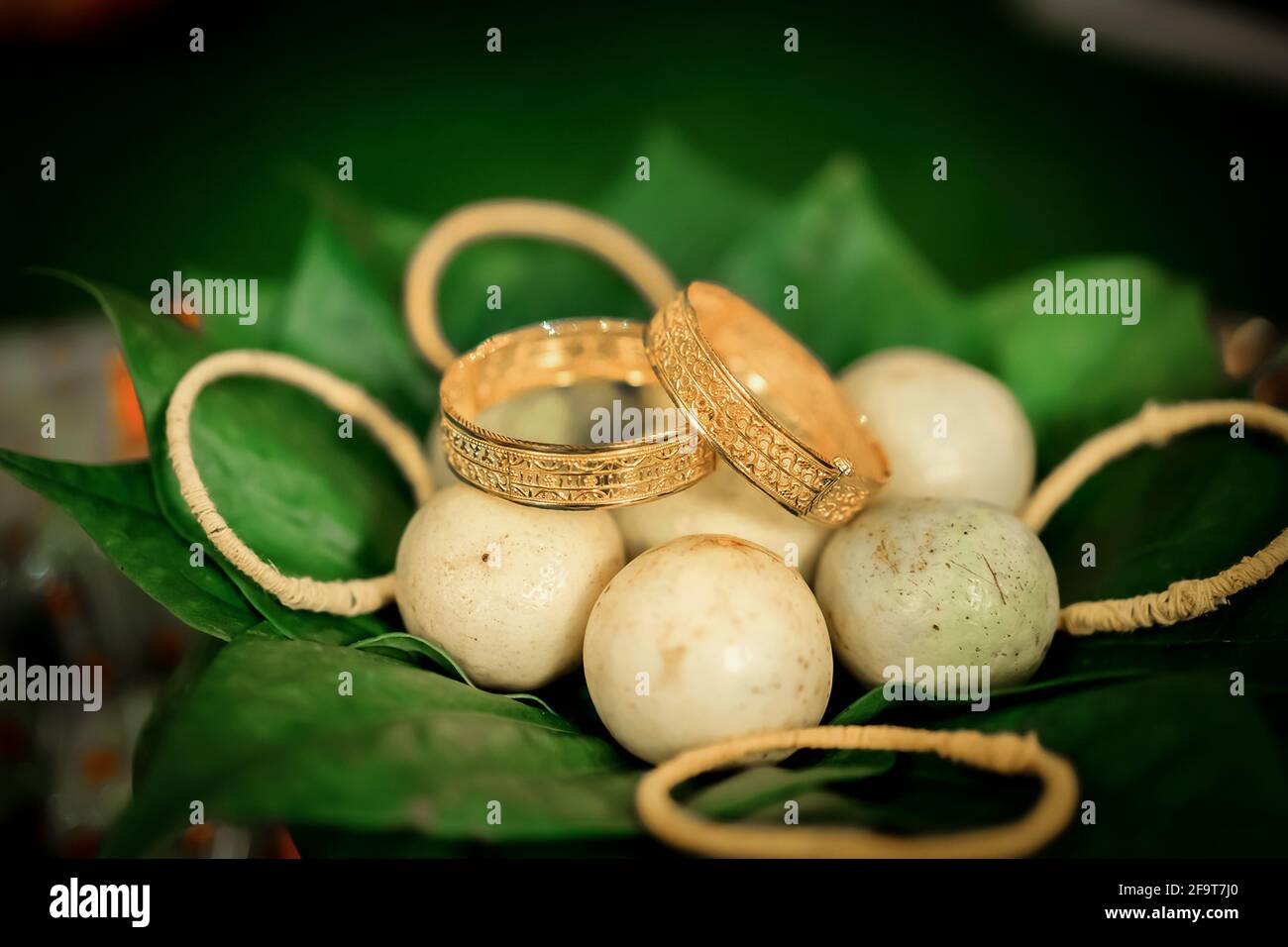 Married couple inside heart hi-res stock photography and images - Alamy