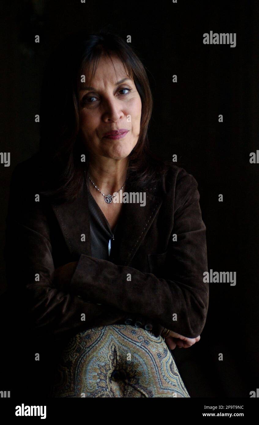 Olivia harrison hi-res stock photography and images - Alamy