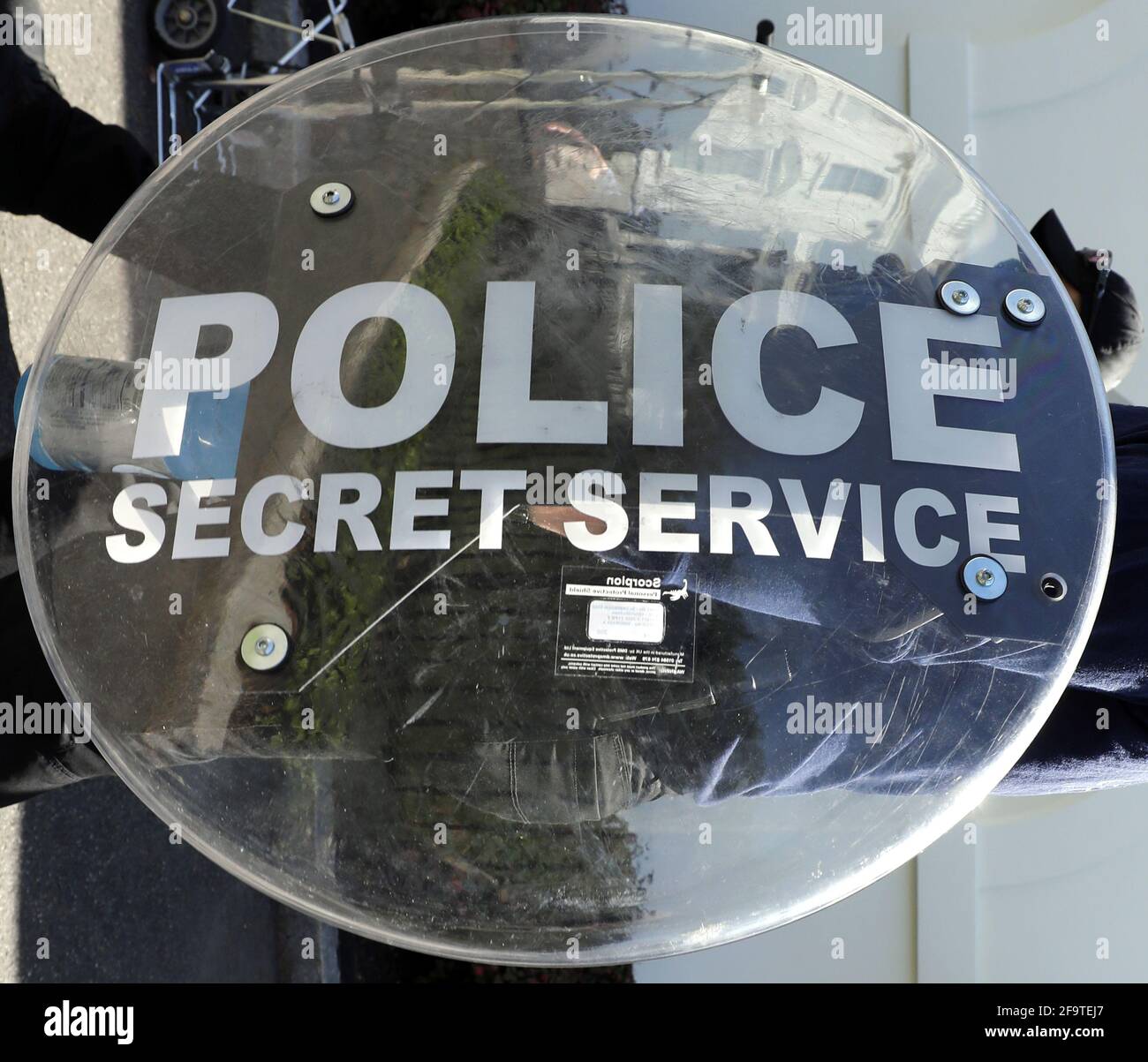 Riot shields hi-res stock photography and images - Alamy
