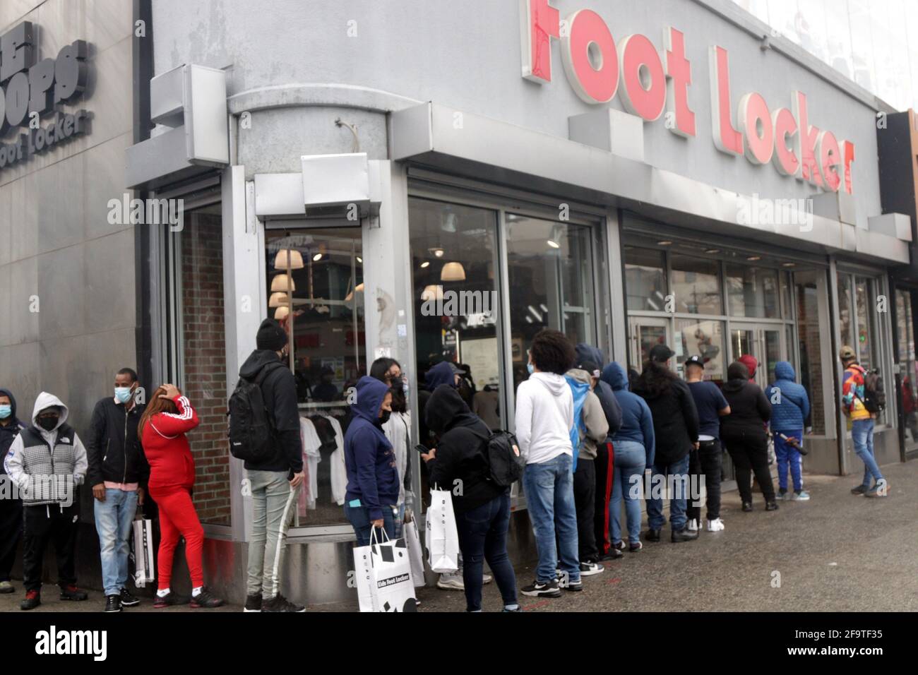 Sneaker store line hi-res stock photography and images - Alamy