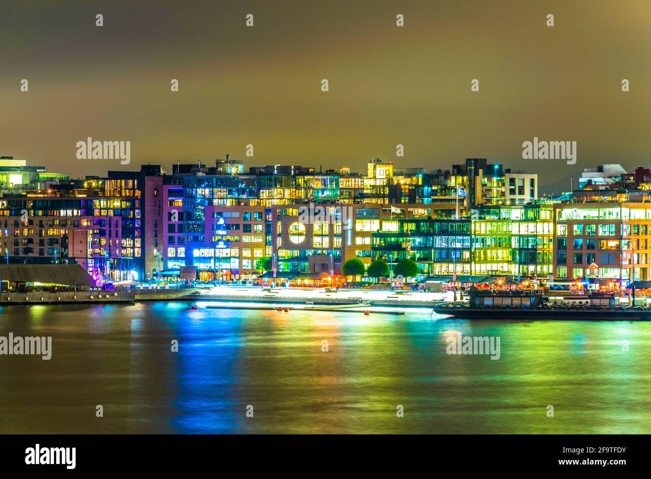 Night view of a port in the norwegian city Oslo Stock Photo - Alamy