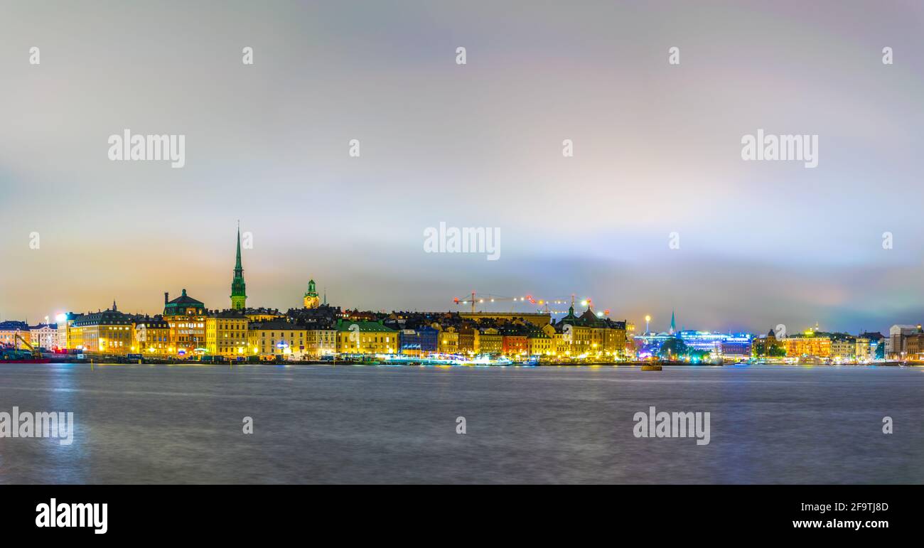 Night view of Gamla Stan dominated by Storkyrkan church Stock Photo - Alamy