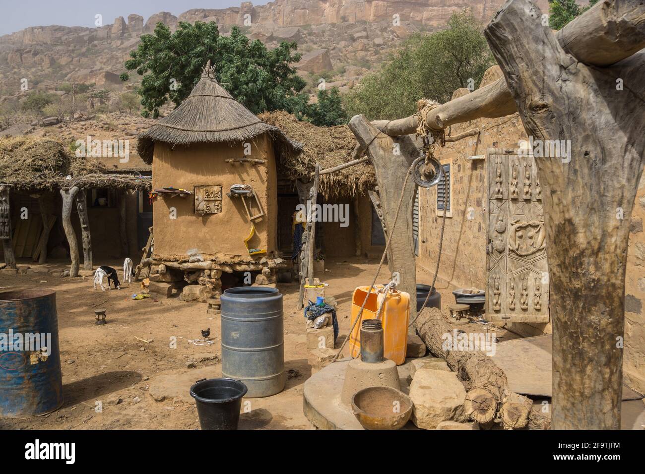 Dogon architecture hi-res stock photography and images - Alamy