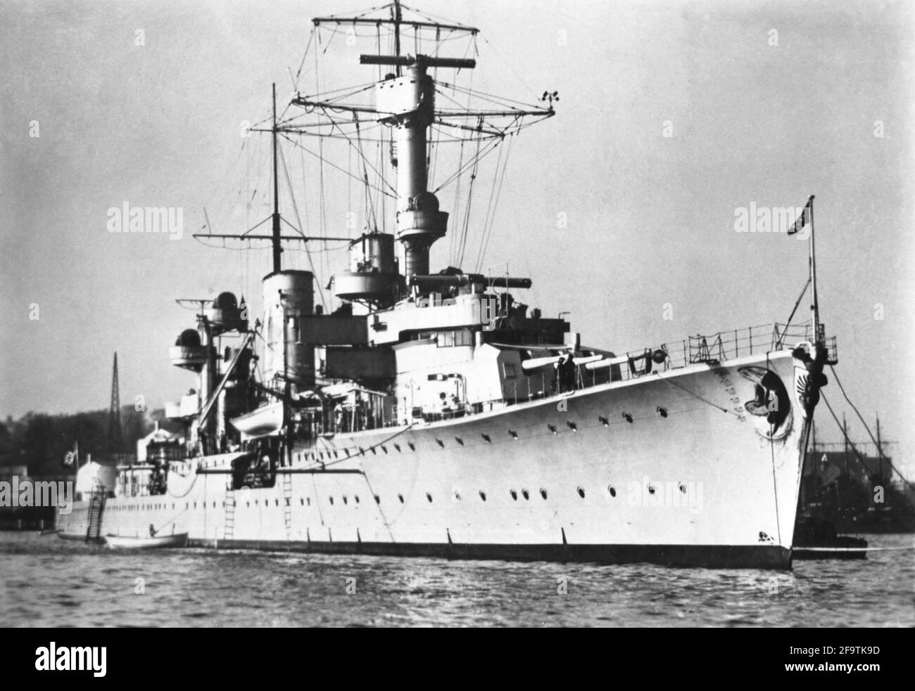 AJAXNETPHOTO. 1936. LOCATION UNKNOWN. - GERMAN WARSHIP - THE LIGHT ...
