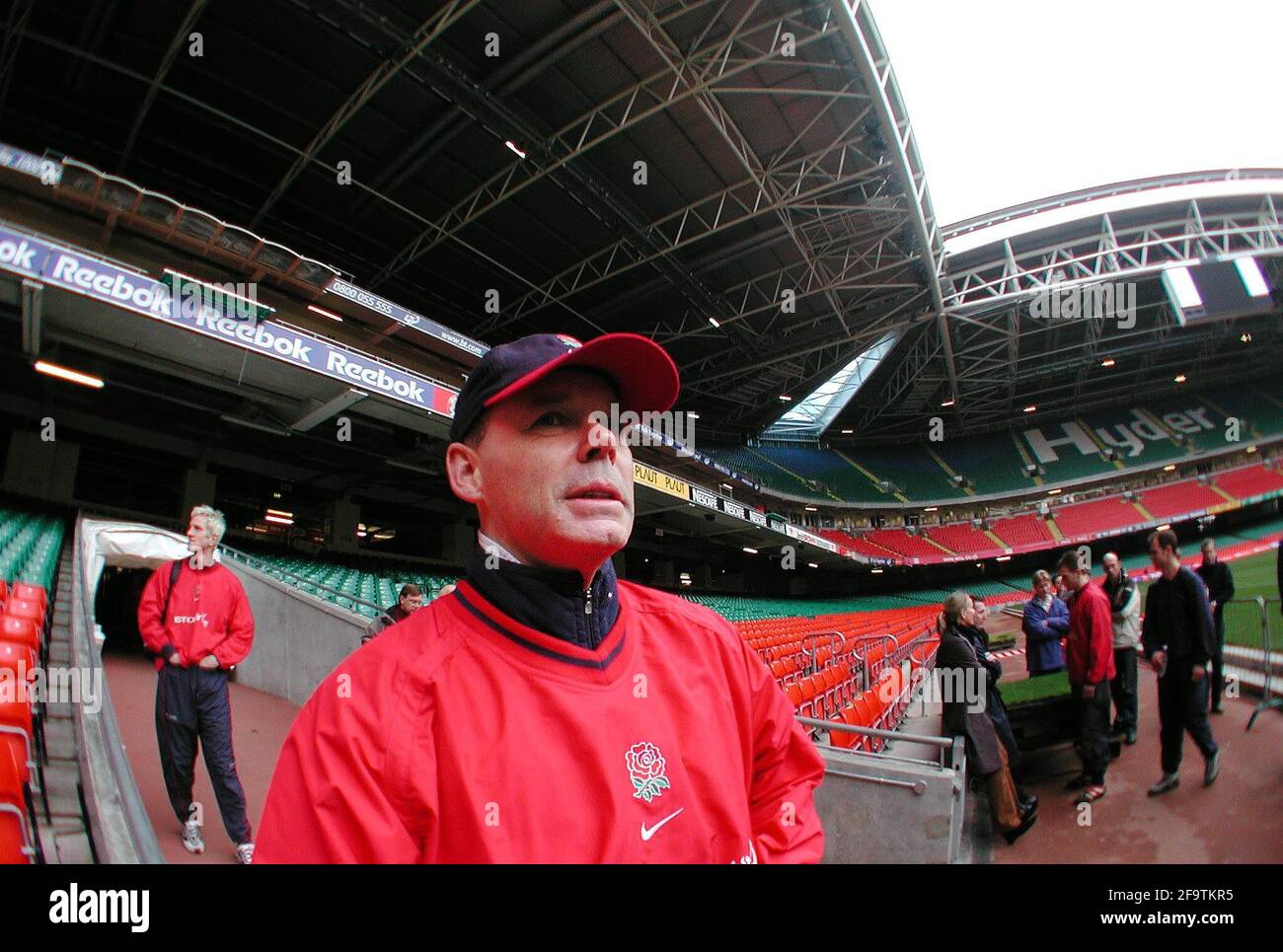 CLIVE WOODWARD WITH HIS ENGLAND TEAM TRAINING IN CARDIFF FOR THE SIX ...