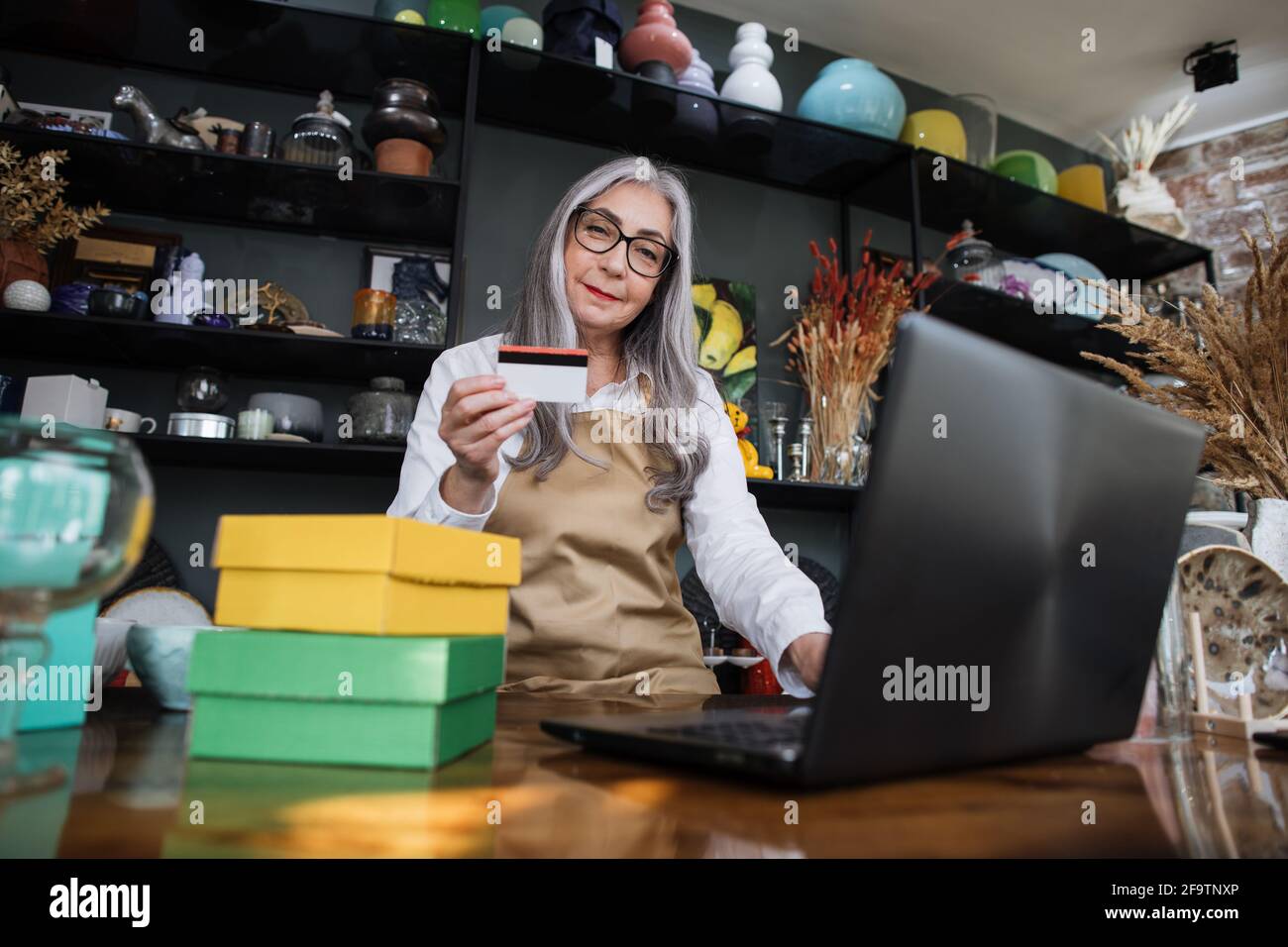 Typing online shop inventory hi-res stock photography and images - Alamy