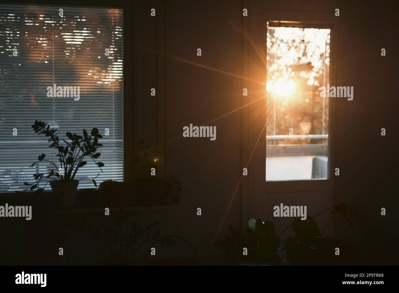 Light coming through door hi-res stock photography and images - Alamy