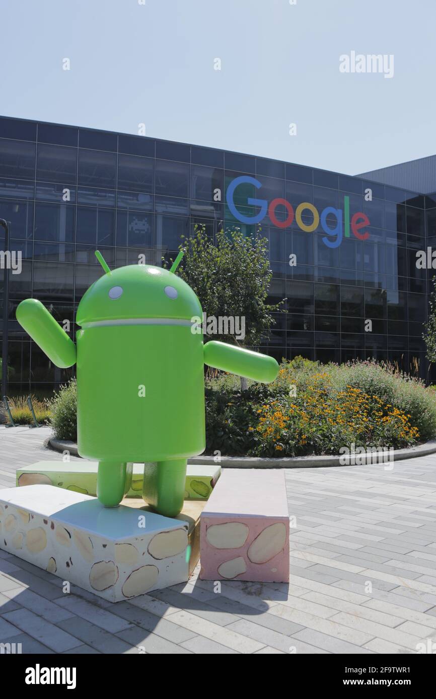 Mobile version google chrome hi-res stock photography and images - Alamy