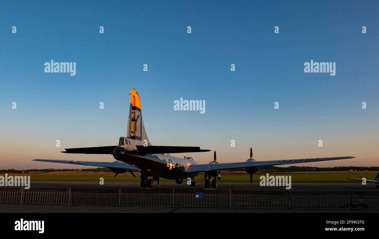 B17 Flying Fortress at Sunset Stock Photo - Alamy