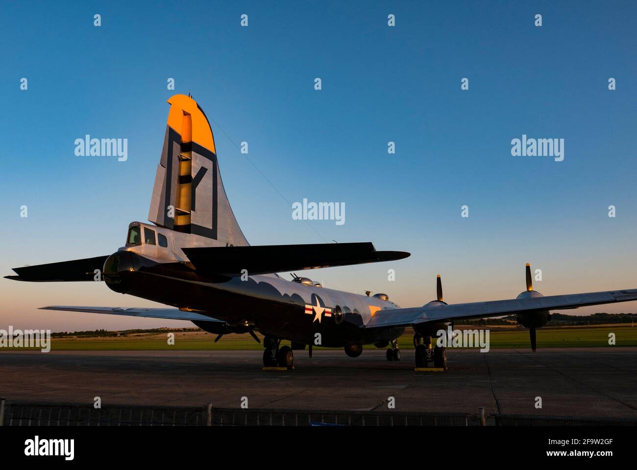 B17 Flying Fortress at Sunset Stock Photo - Alamy