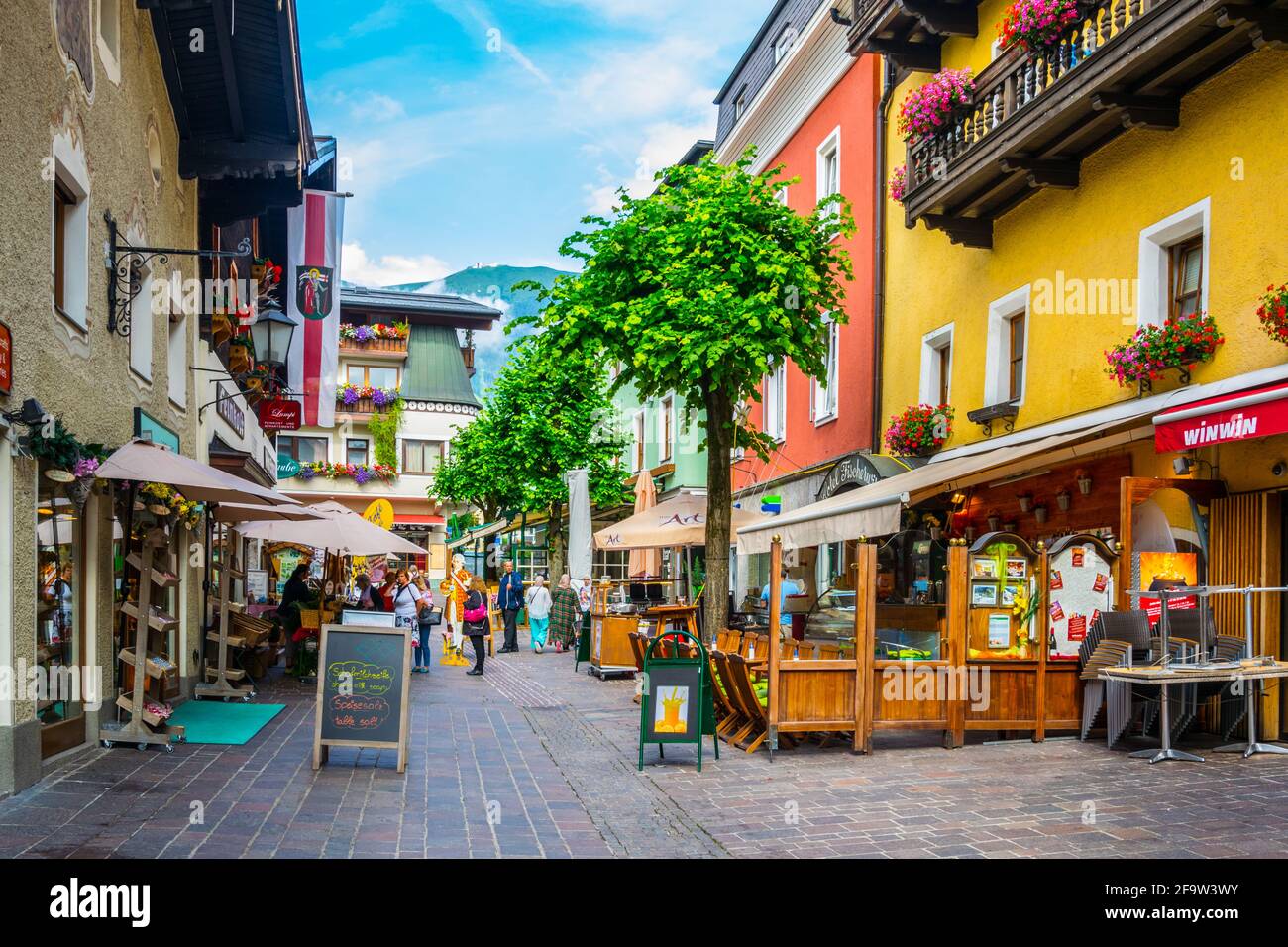 Zell am see austria old town hi-res stock photography and images - Alamy