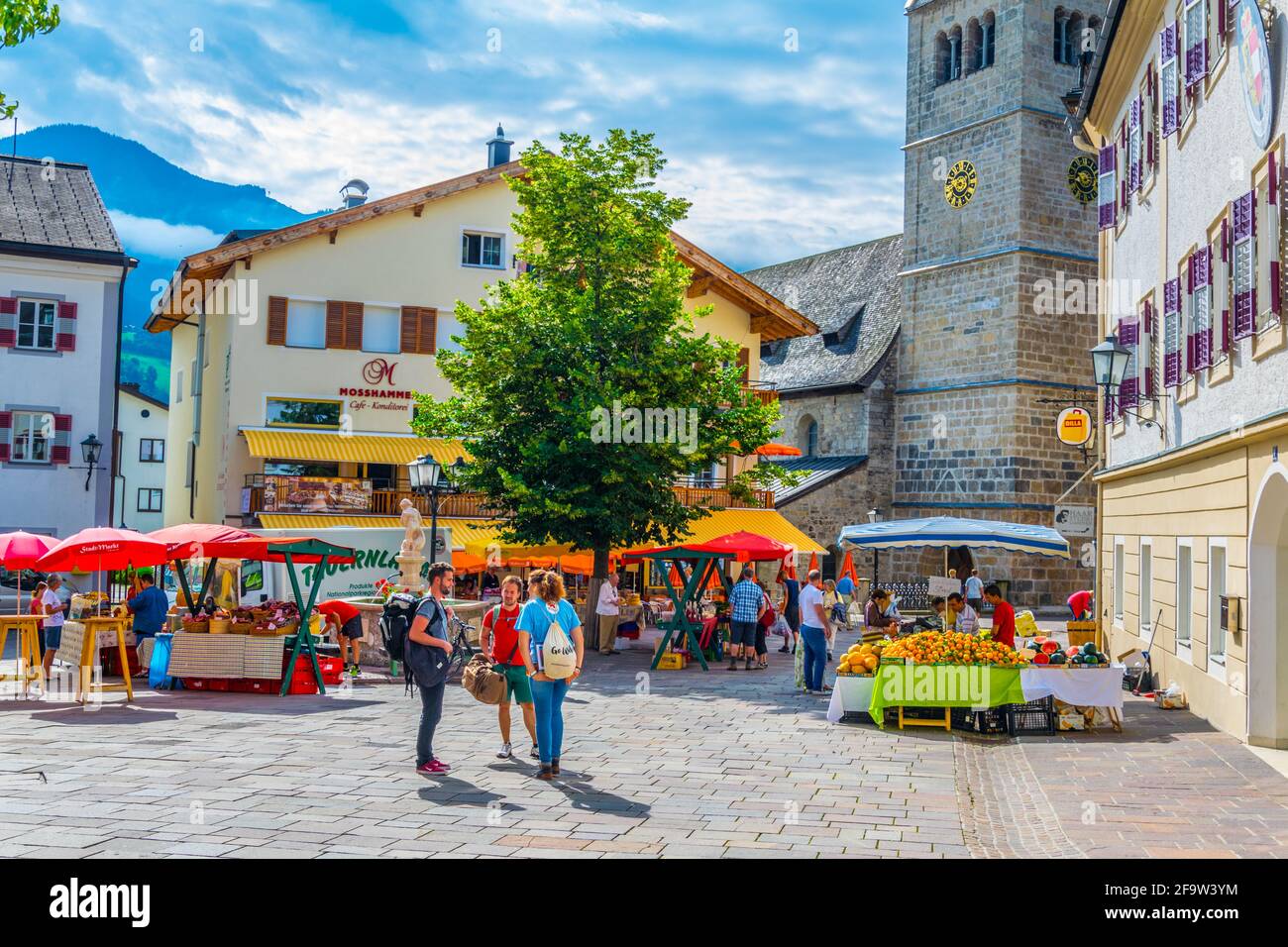 Zell am see austria old town hi-res stock photography and images - Alamy