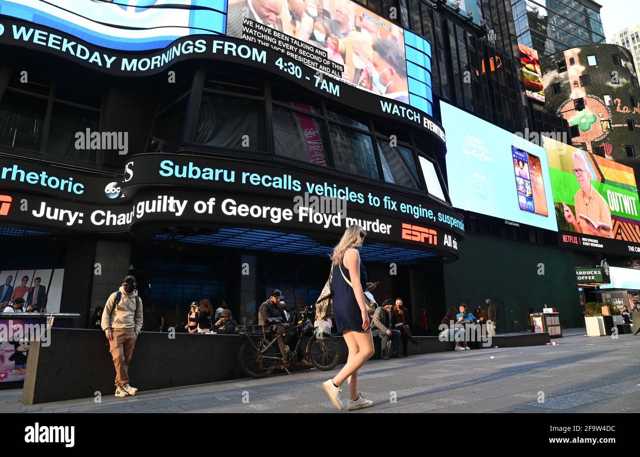 Times square news zipper hi-res stock photography and images - Alamy
