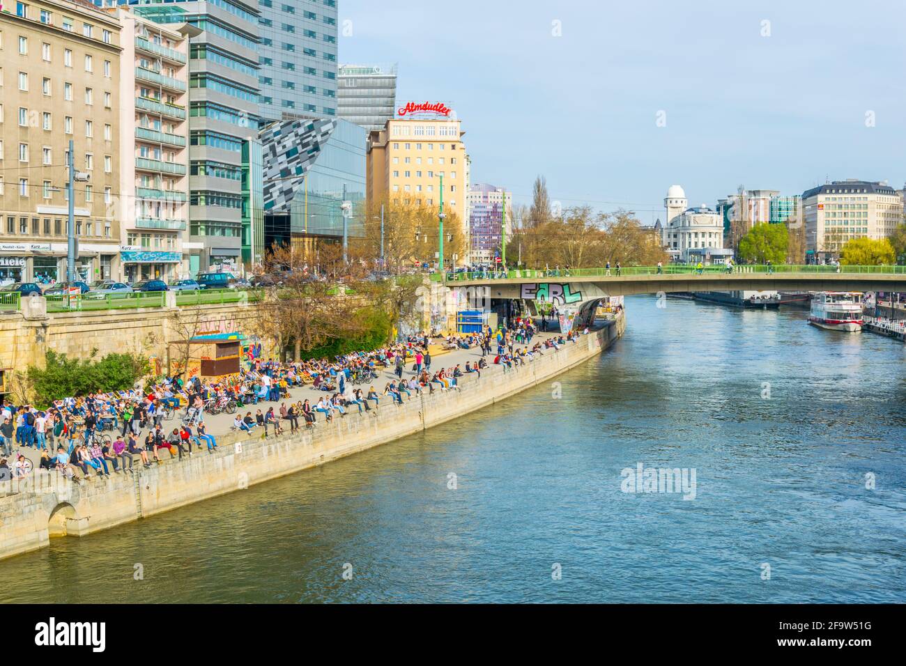 Vienna center riverside area sunny hi-res stock photography and images ...