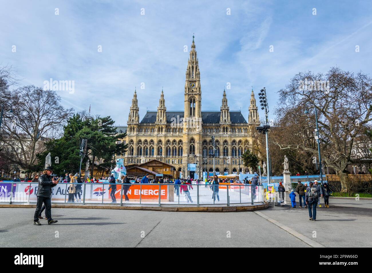 Vienna city hall skate hi-res stock photography and images - Alamy