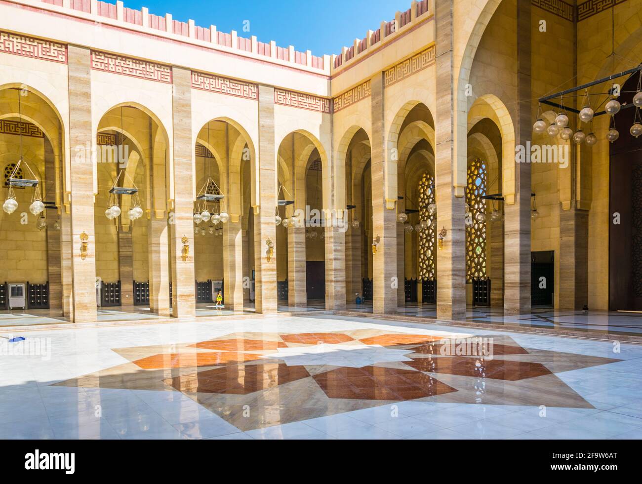 MANAMA, BAHRAIN, OCTOBER 23, 2016: Interior of the Al Fateh Grand ...