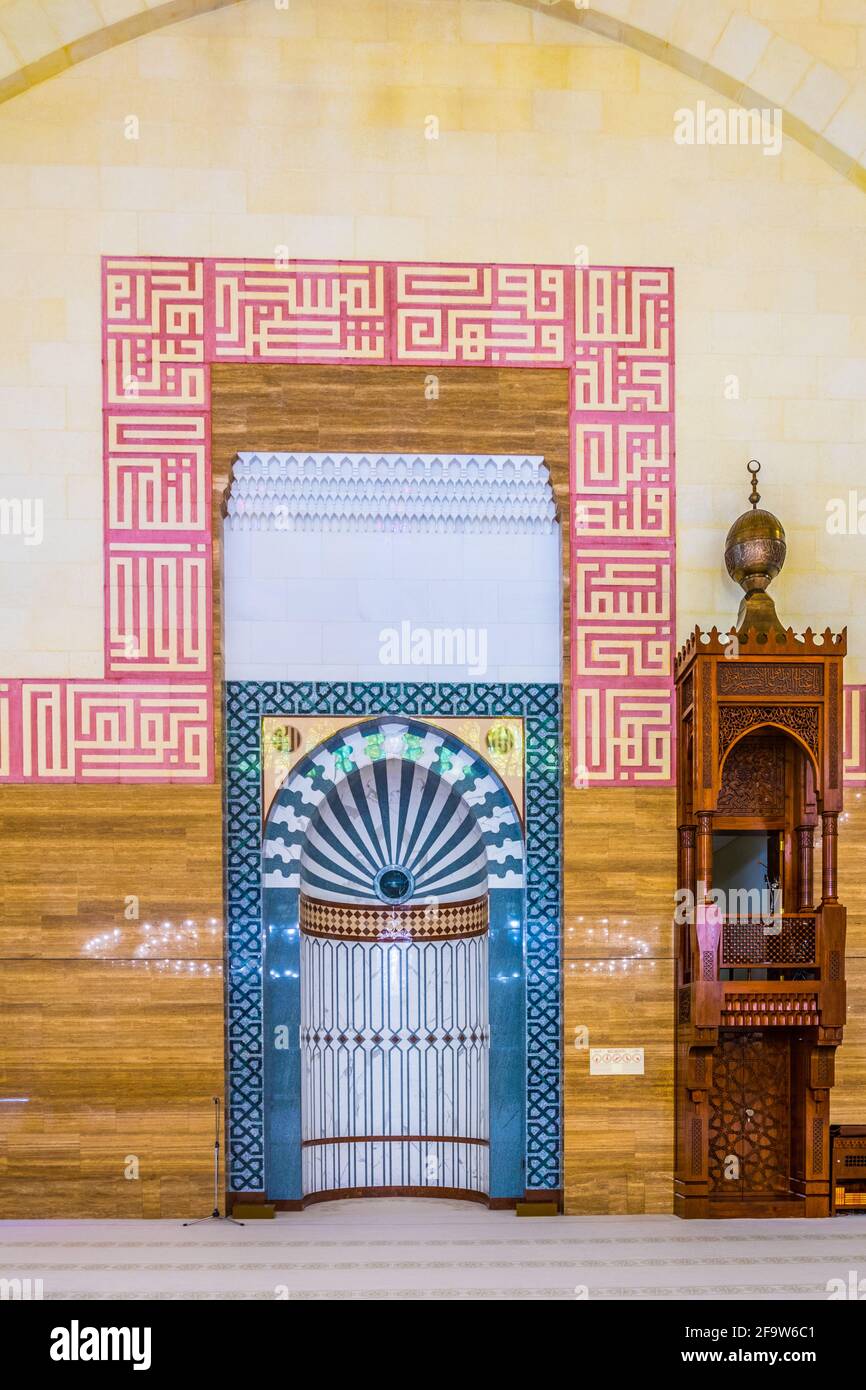 Grand blue mosque interior people hi-res stock photography and images ...