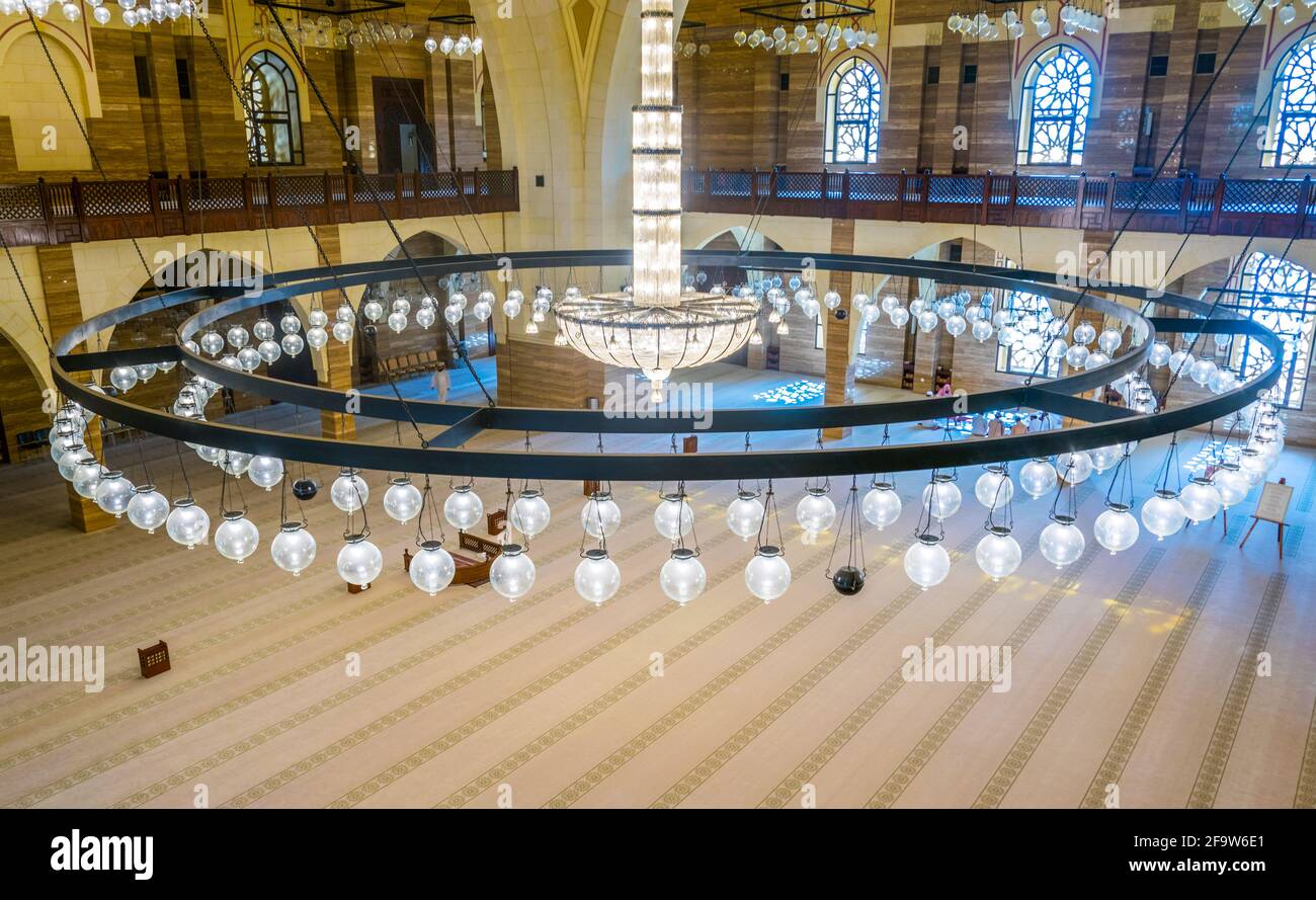 MANAMA, BAHRAIN, OCTOBER 23, 2016: Interior of the Al Fateh Grand ...