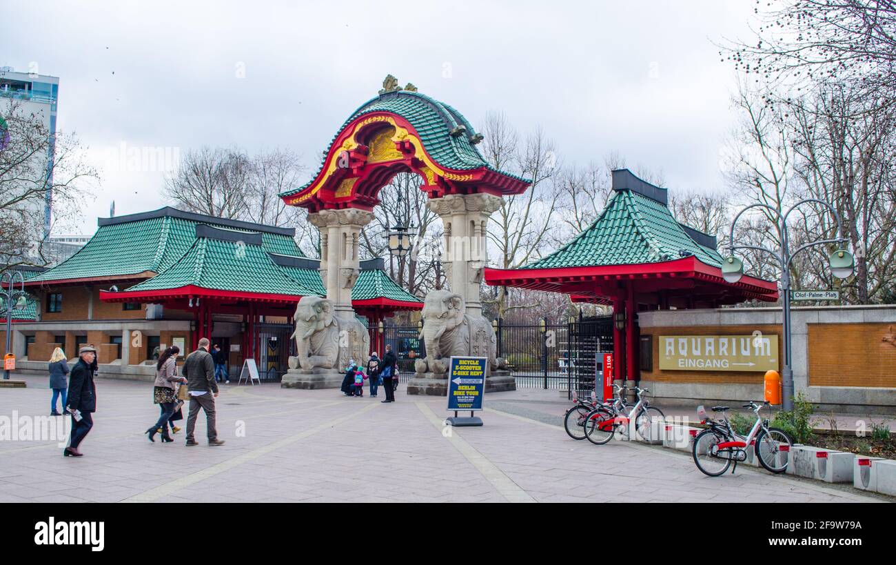Zoo aquarium berlin germany hi-res stock photography and images - Alamy