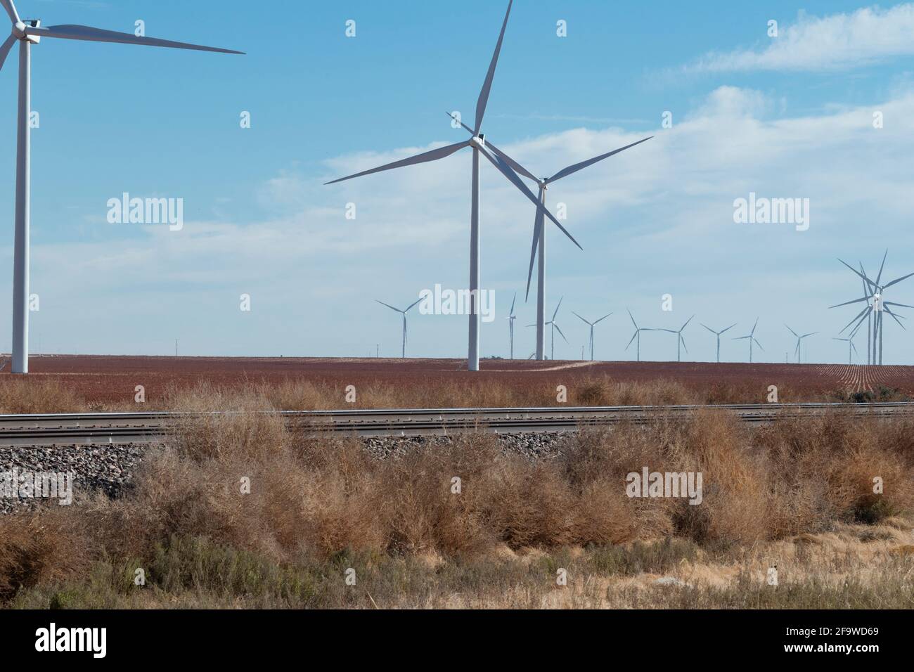 Wind Mill farms in Texas Panhandle has 14,720 wind turbines operating ...
