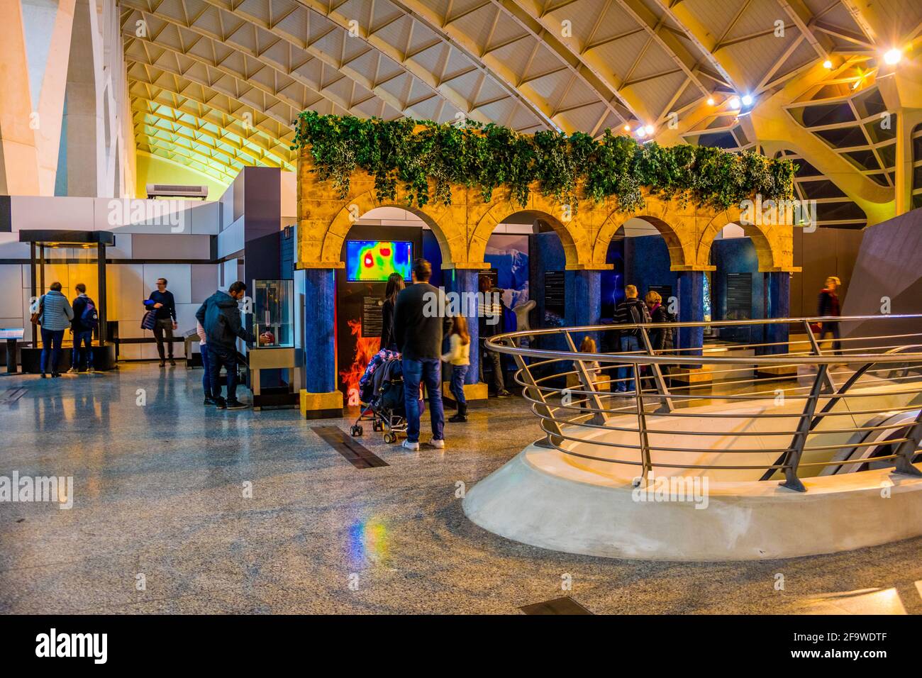 The science museum valencia interior hi-res stock photography and ...