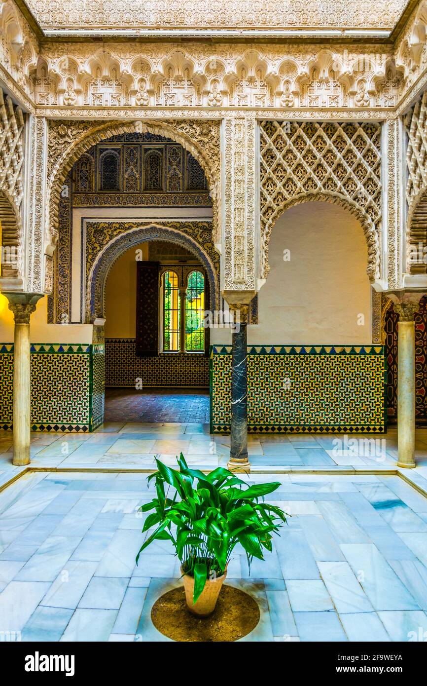 Islamic style courtyard garden tiles hi-res stock photography and ...