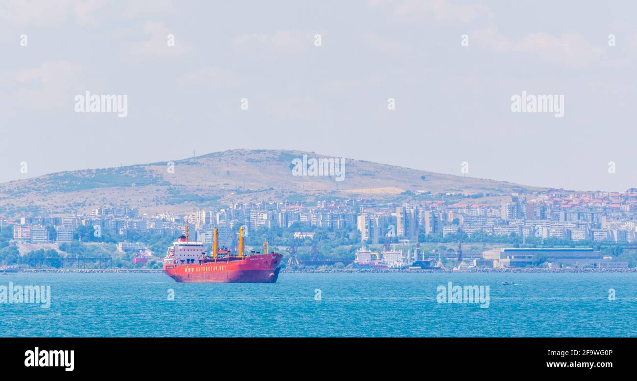 Sea lighthouse from port burgas hi-res stock photography and images - Alamy