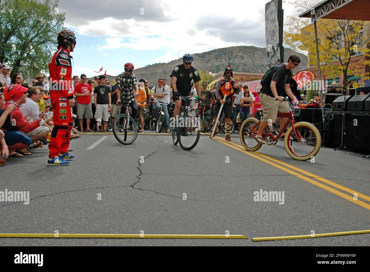 Fat police officer hi-res stock photography and images - Alamy