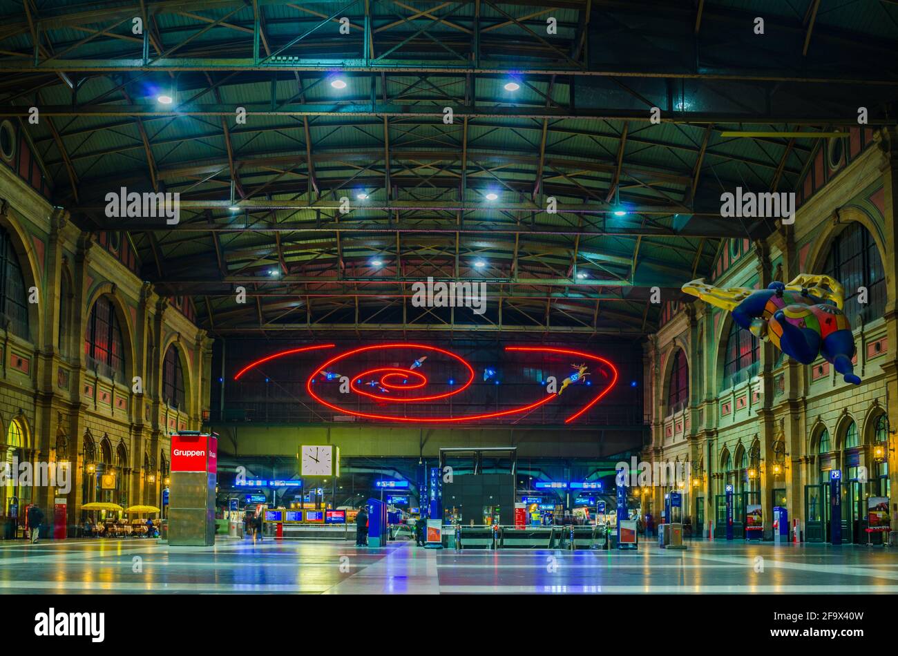 Hauptbahnhof zurich hi-res stock photography and images - Alamy