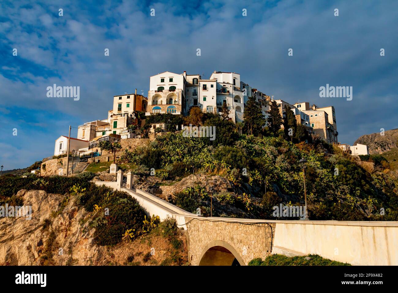 Sperlonga hi-res stock photography and images - Alamy