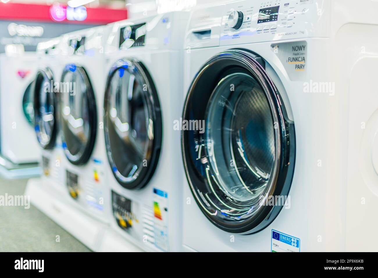 Laundry shop front hi-res stock photography and images - Alamy Laundry shop front hi-res stock photography and images - Alamy