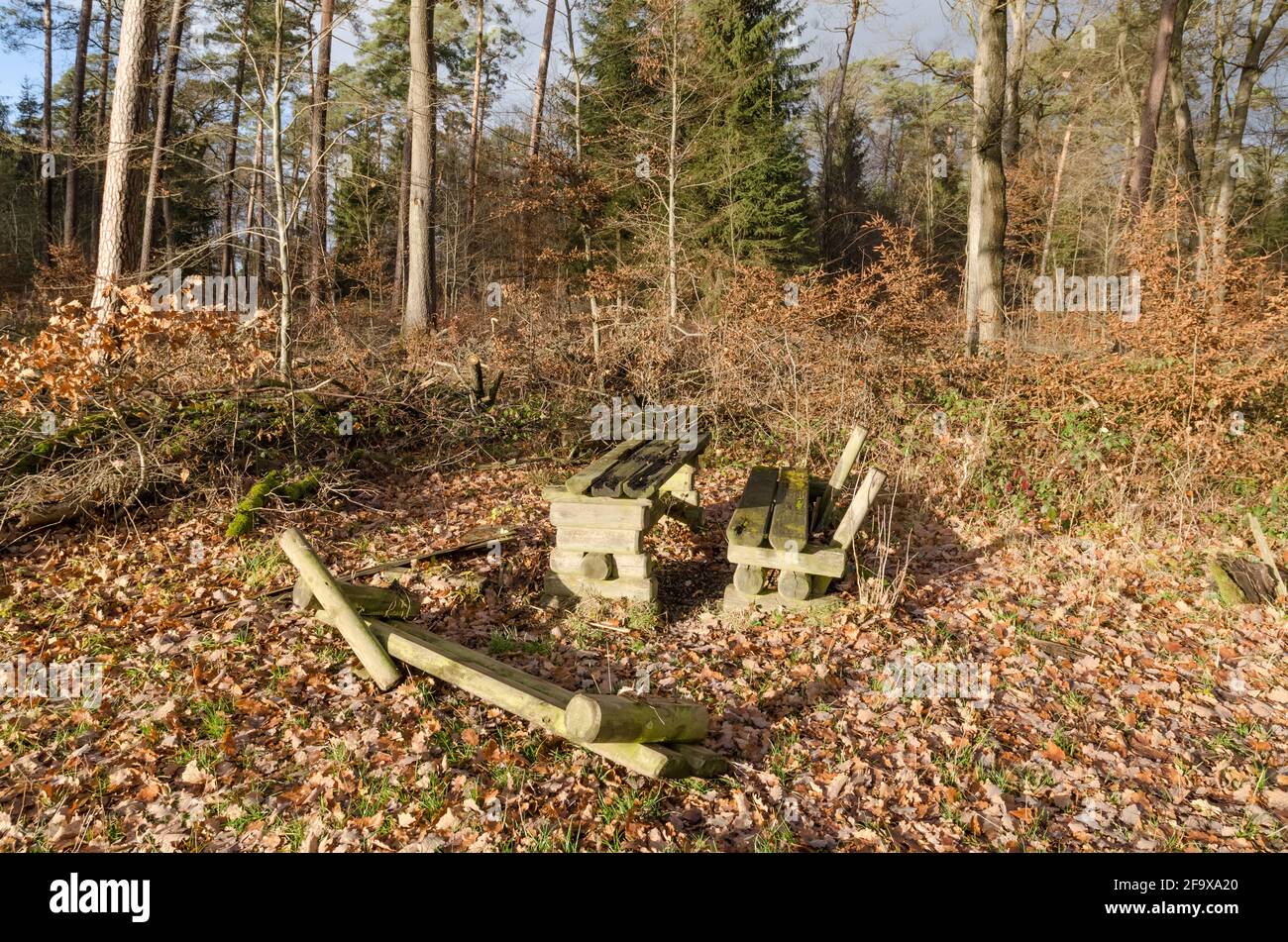 Broken table hi-res stock photography and images - Alamy