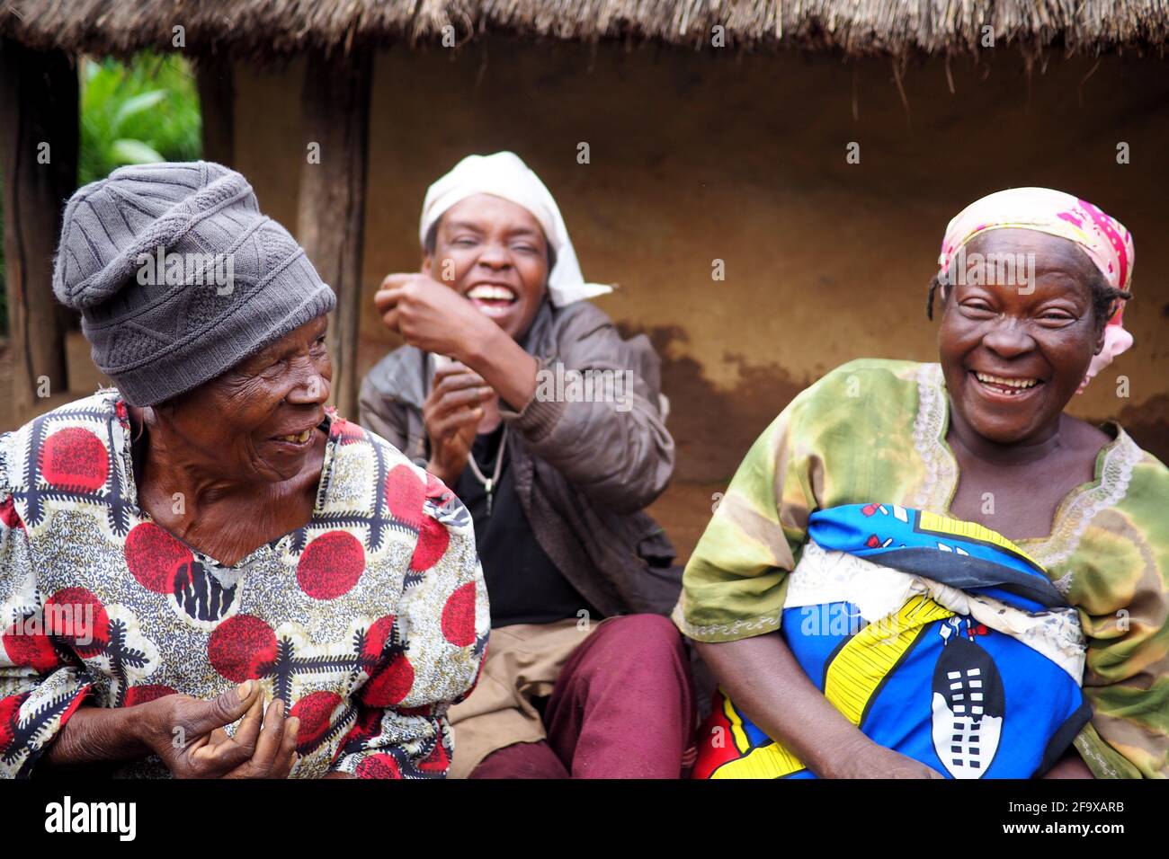 African village women hi-res stock photography and images - Alamy